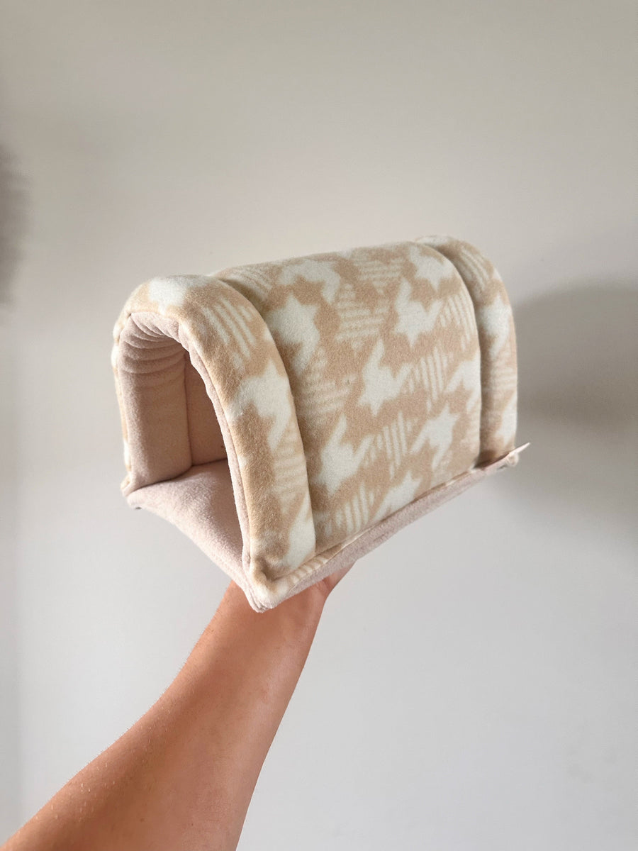 Cozy – The Pig Room